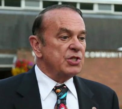 Ex-coronel mantém versão de OVNI em Rendlesham, na Inglaterra, e diz ...